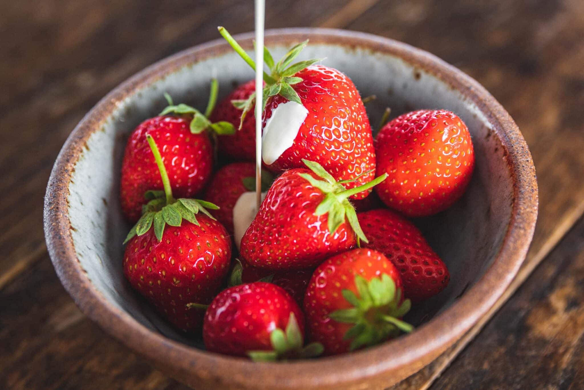 The 2024 Dirty Dozen List: 12 Foods You Should Buy Organic to Avoid ...